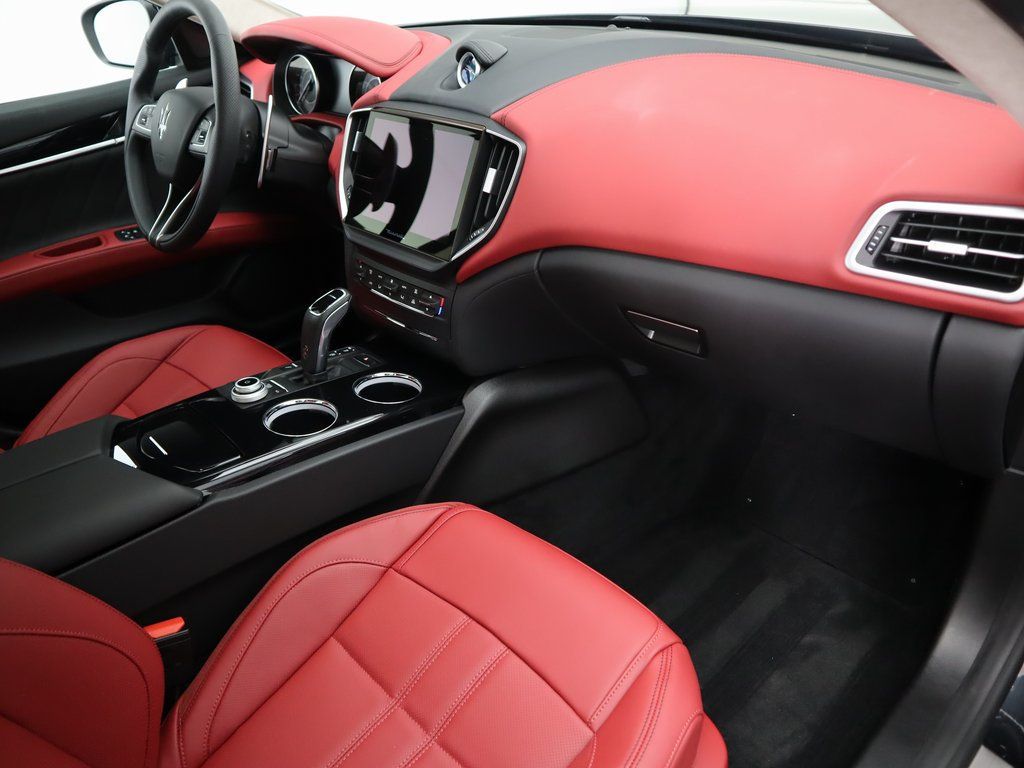 Maserati Ghibli Red Interior