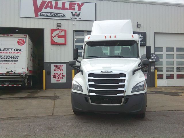 2025 New Freightliner CA126DC daycab 2025 FREIGHTLINER DAY CAB at ...