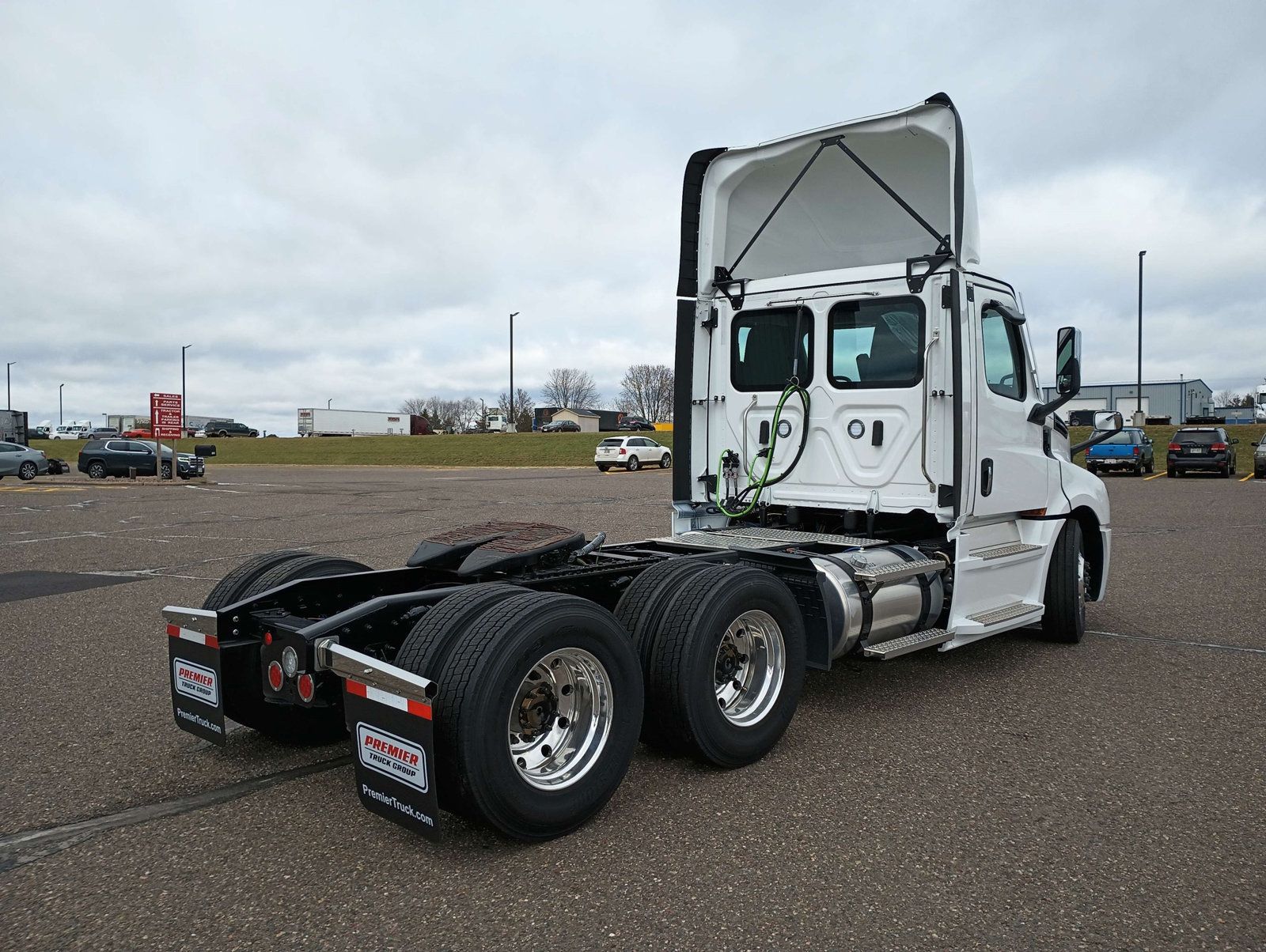 2025 New FREIGHTLINER Cascadia PT126DC at Premier Truck Group Serving U ...