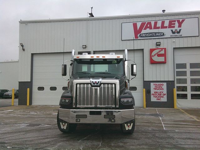 2025 New Western Star 49X 2025 WESTERN STAR 49X MICHIGAN SPECIAL HEAVY ...