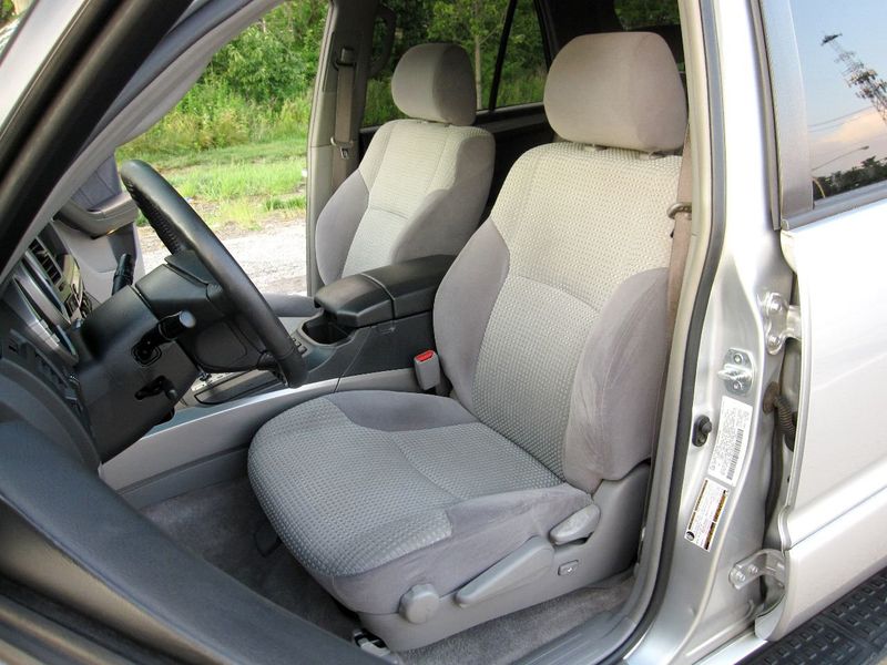 2004 4runner Seating