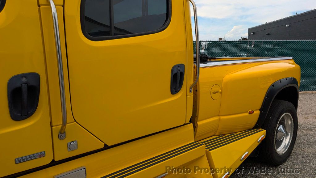 2006 Used Freightliner M2106 Sport Hauler at WeBe Autos Serving Long ...
