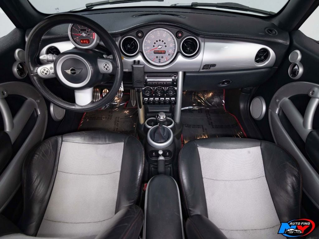 Mini Coupe 2006 Interior
