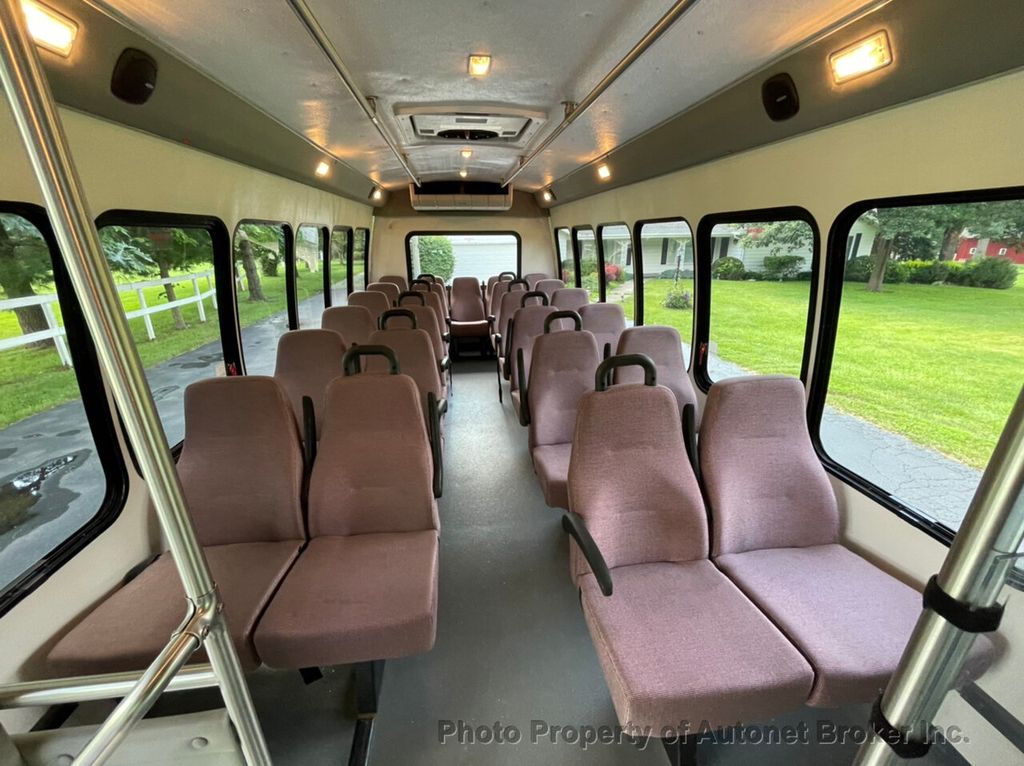 Купить E-series микроавтобус E-Series Van Ford Econoline Commercial ...