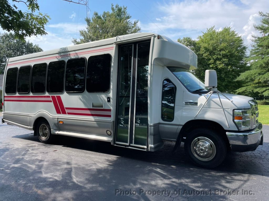 Купить E-series микроавтобус E-Series Van Ford Econoline Commercial ...