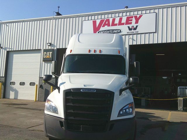 2020 Used Freightliner CASCADIA 2020 FREIGHTLINER 72' Sleeper at ...