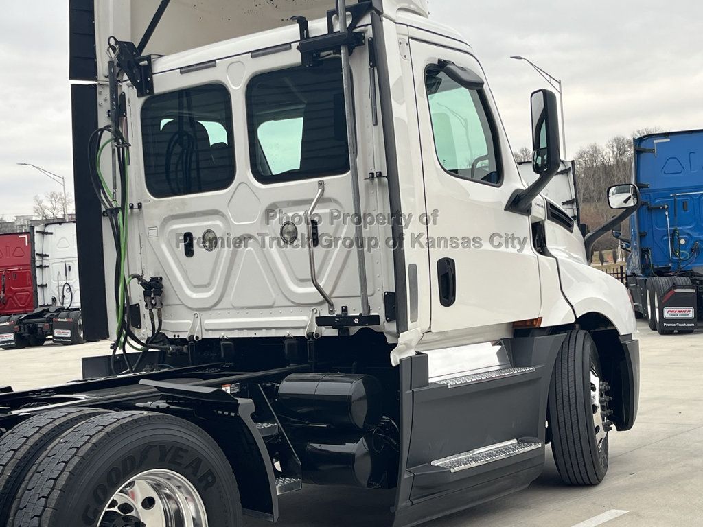 2020 Used FREIGHTLINER Cascadia PT126DC at Premier Truck Group Serving ...