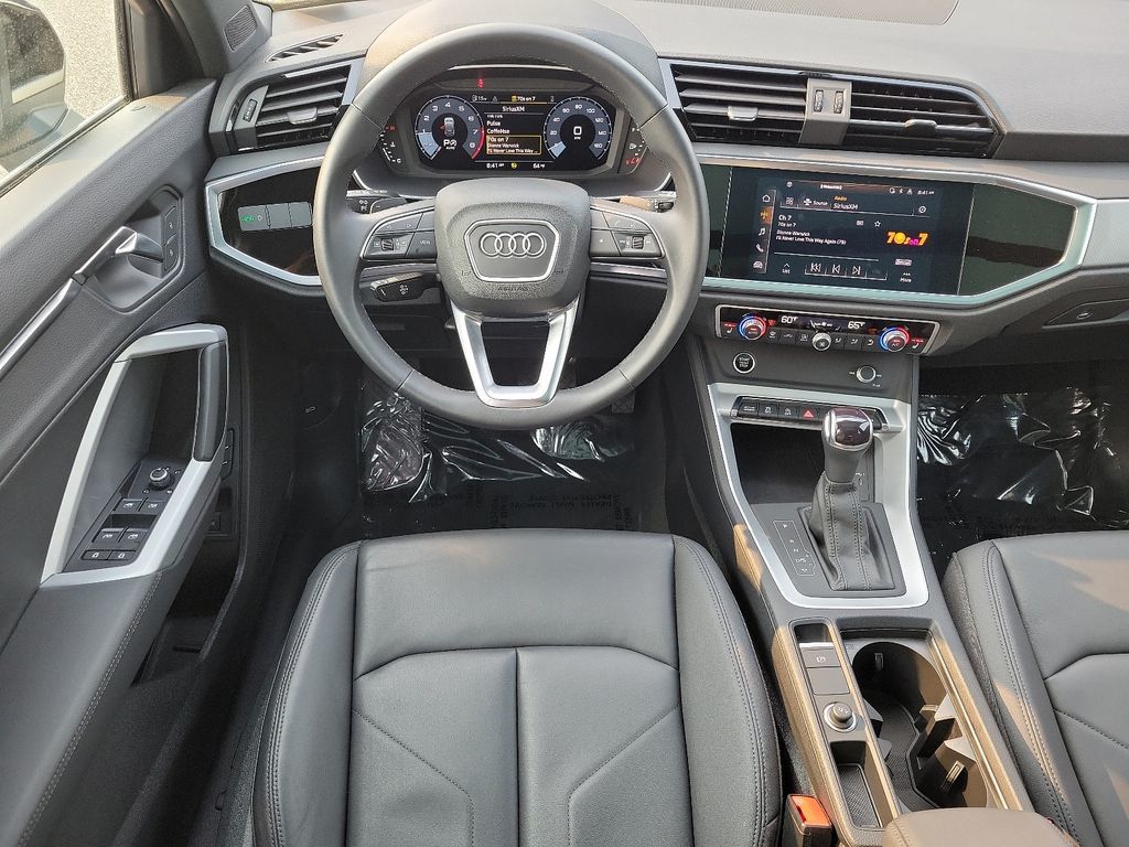 Audi Q3 2022 Interior