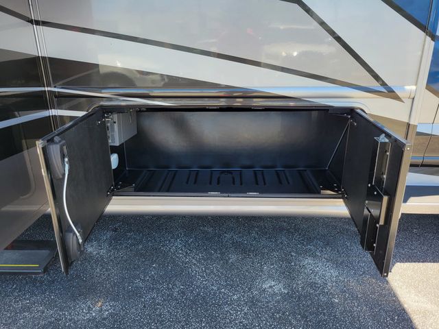 2022 Used Thor MAGNITUDE 4X4 XG 32 at Motor Cars of Stuart, FL, IID ...
