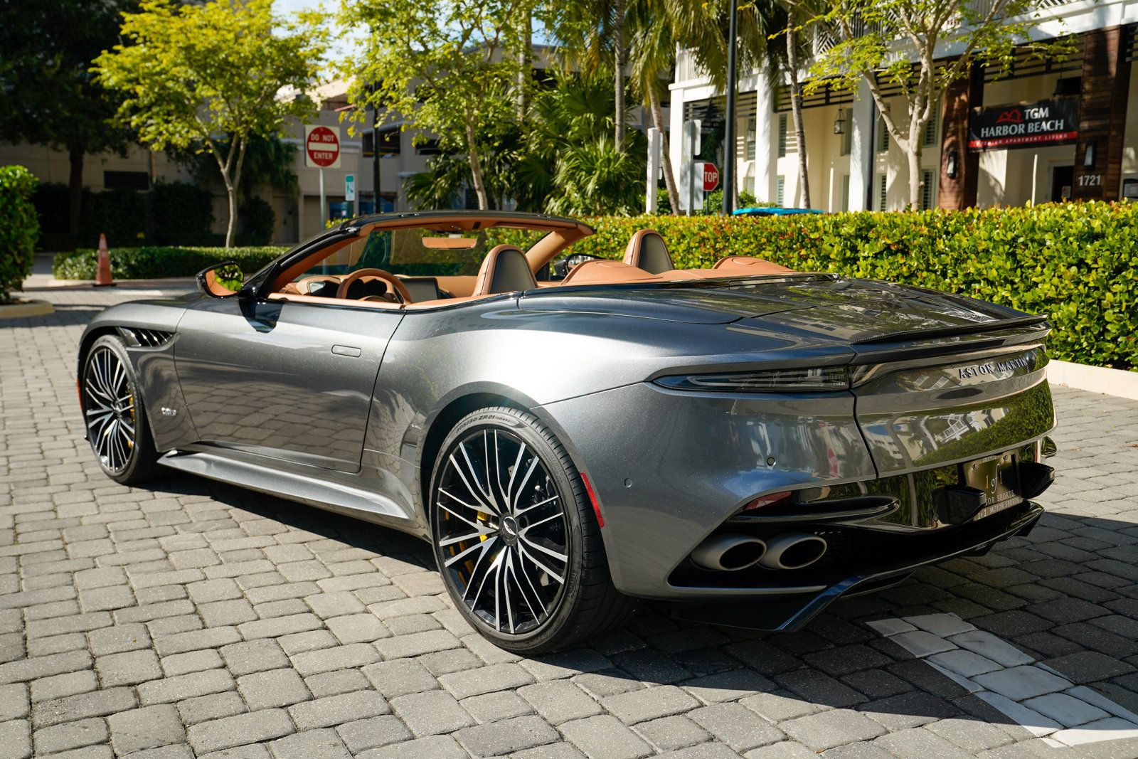 2023 Aston Martin Dbs Convertible